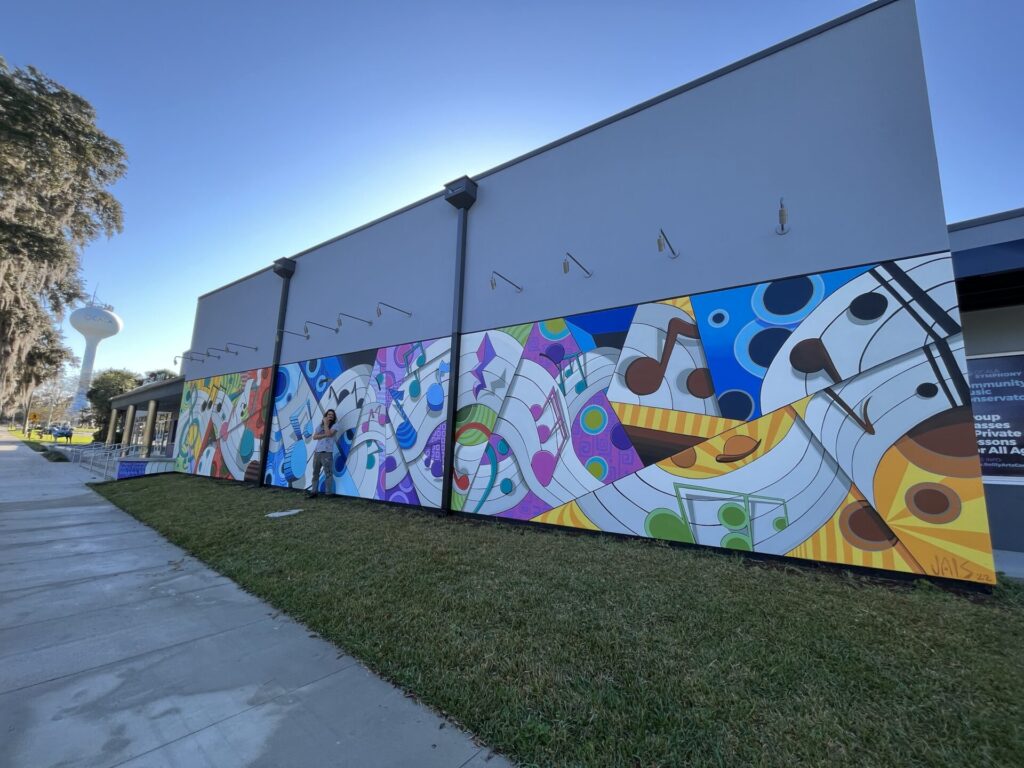 Reilly Arts Center unveils colorful new mural - Ocala-News.com