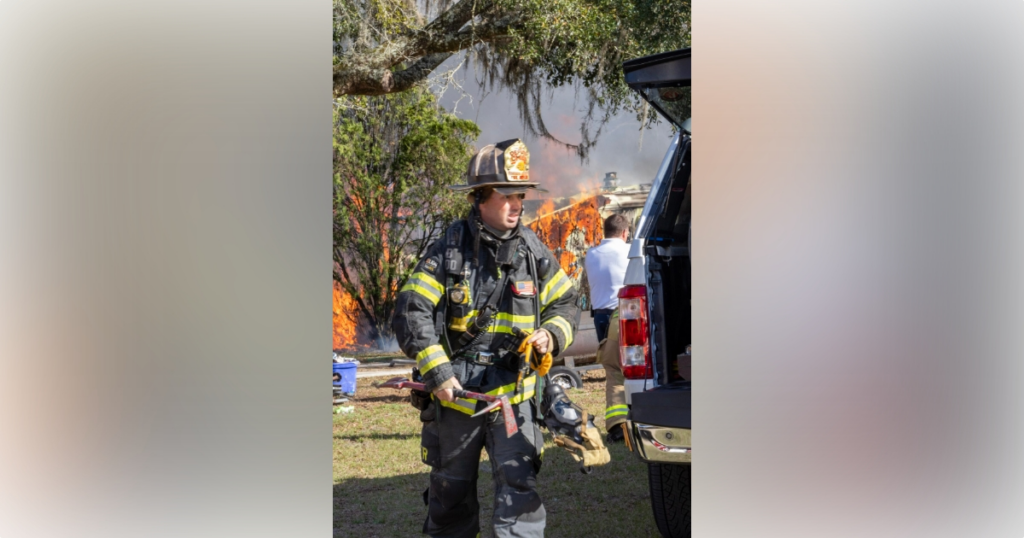 Marion County firefighters battle mobile home fire in Citra - Ocala ...