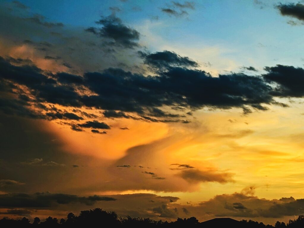 Golden sky in the Summerglen Community - Ocala-News.com