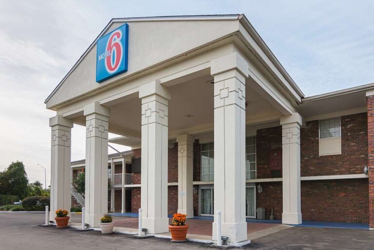 Motel 6 in Ocala, 1,500 other locations purchased in $525 million, all ...