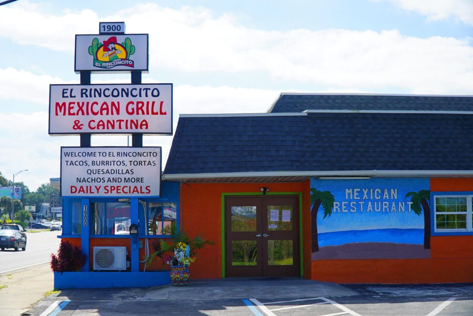 New Mexican restaurant takes over spot along major thoroughfare in ...