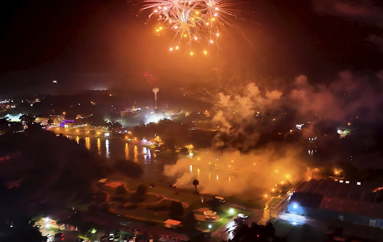 Rain delay in lead-up to Ocala's fireworks display - Ocala-News.com