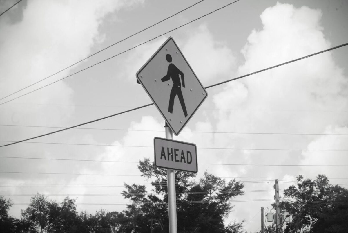 Pedestrians should walk against traffic, cyclists should walk with it ...