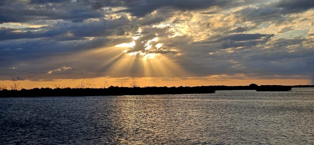 Beautiful sunset in Crystal River - Ocala-News.com