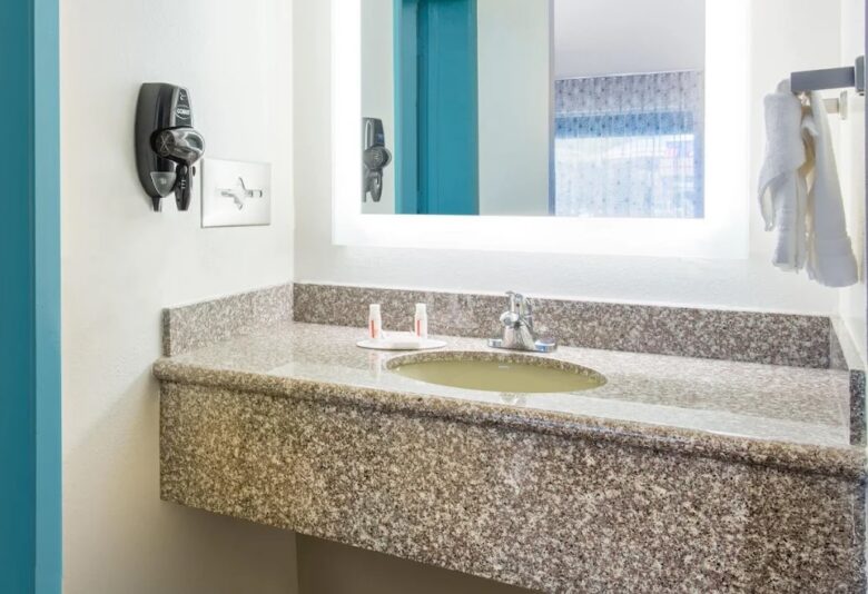 Woman sues Ocala hotel after bathroom sink allegedly collapses on her ...