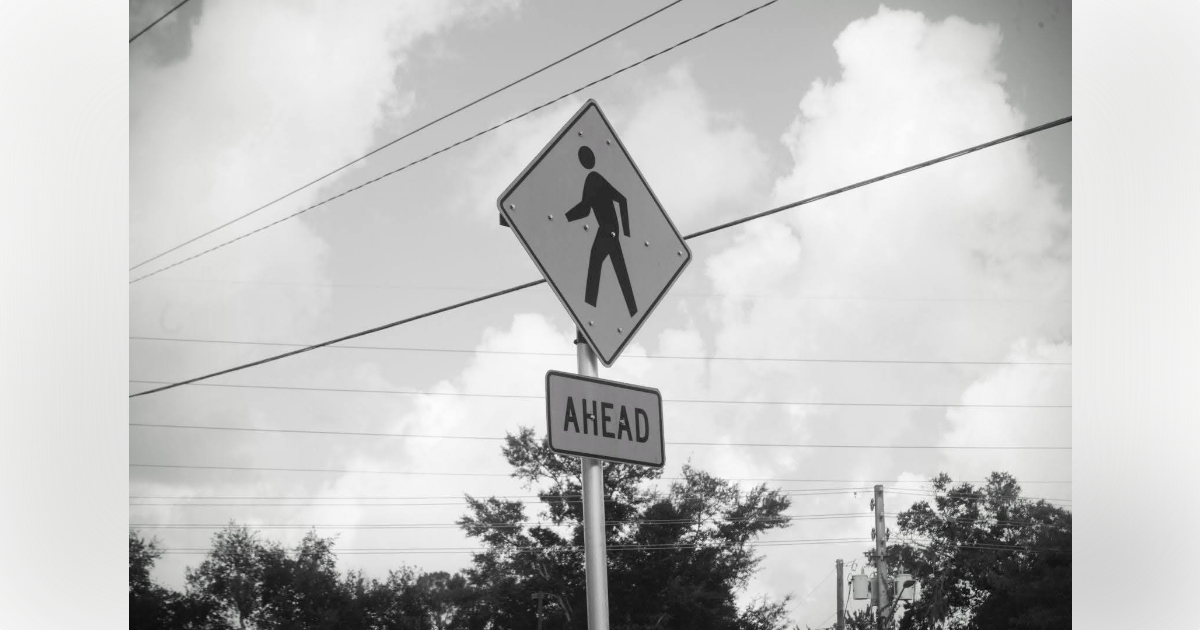 Pedestrians should walk against traffic, cyclists should walk with it ...